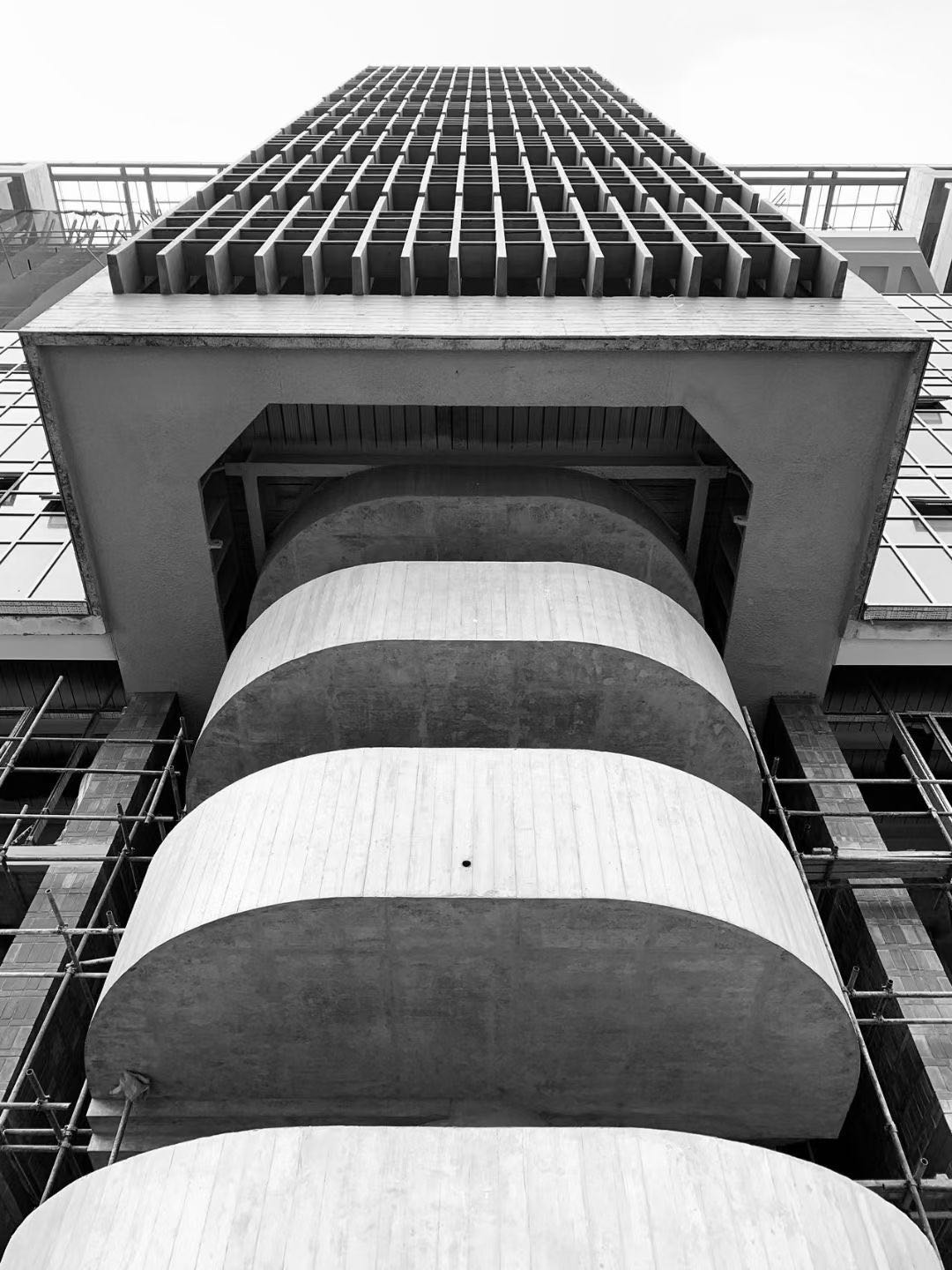 How steel decks are connected with steel frame and column